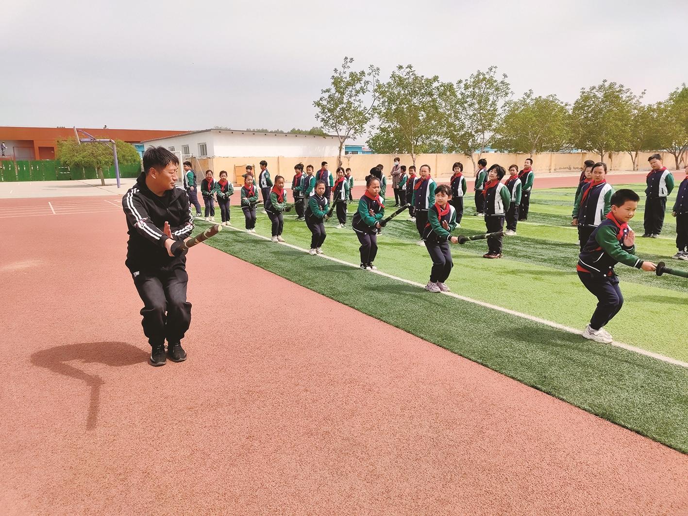 “双进”促“双减” 武术进校园